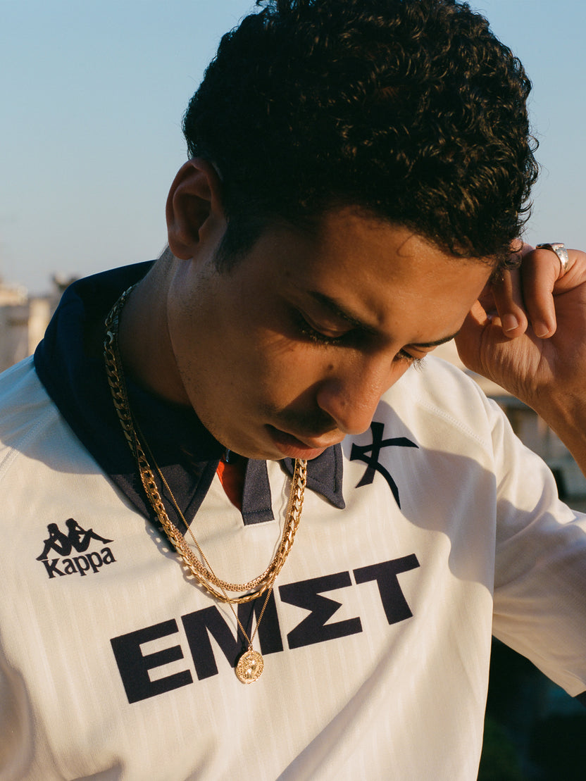 Kits & Matchday – LA BELLA VISTA